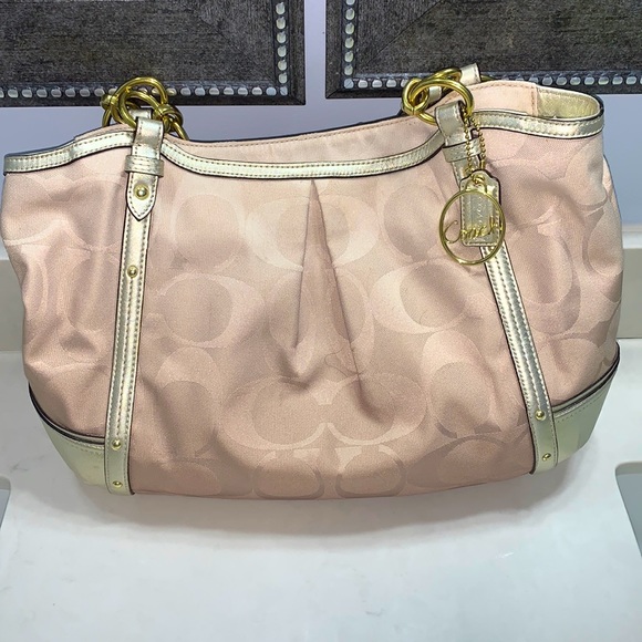 Coach | Bags | Coach B376f22527 Alexandra Chain Signature Jacquard Tote ...